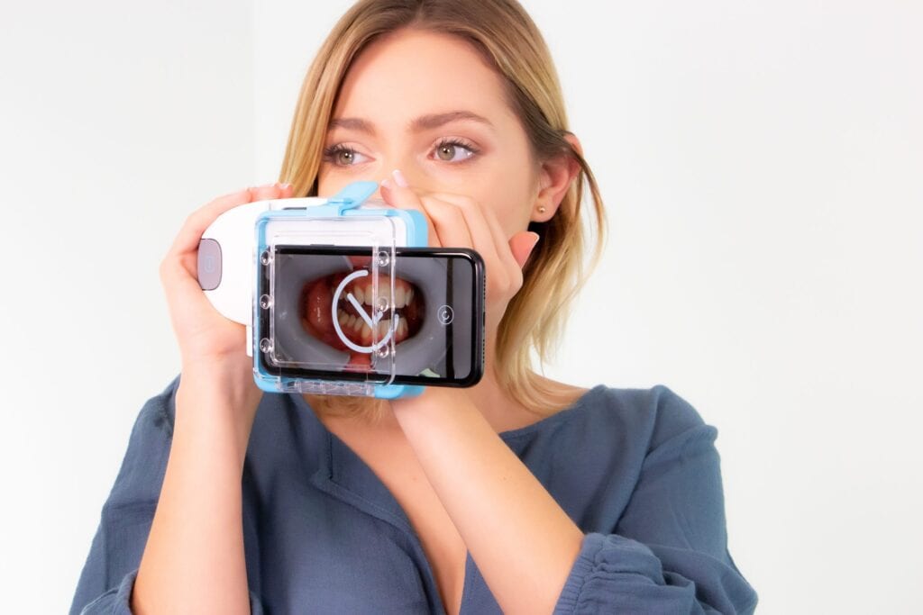 AD_HDW_VS_Patient-Scanning-with-DM-ScanBox_003_01_rd_A_MF_en-scaled ...